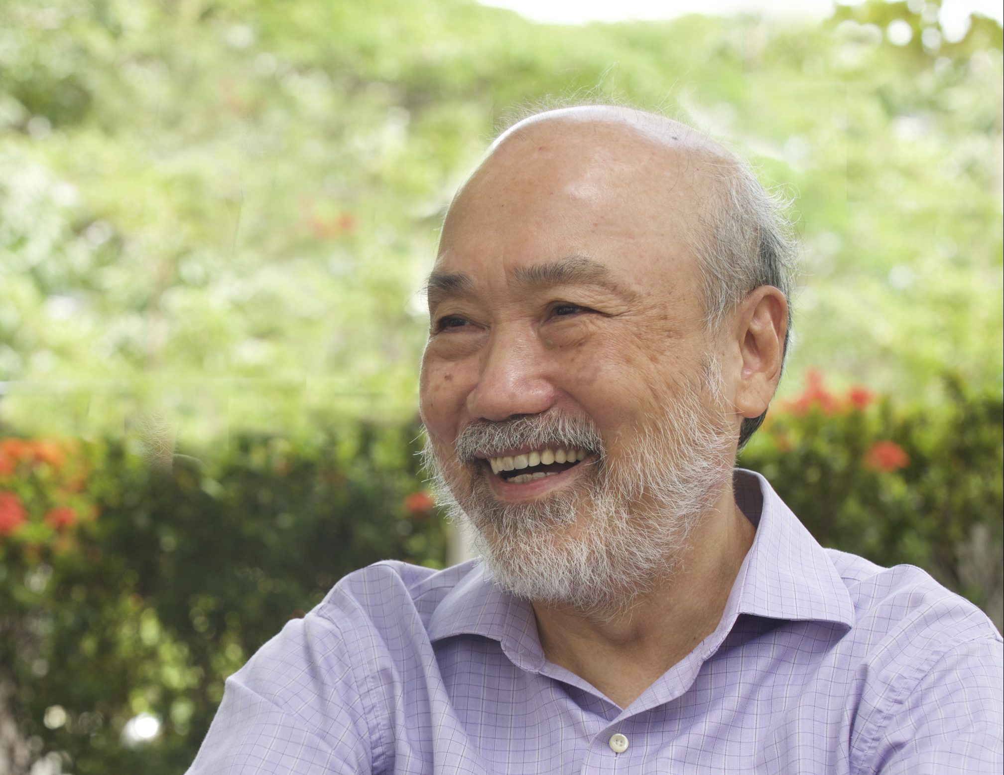 散文欣赏——林高（新加坡）：《先是半夜走山》 - "一带一路"文学联盟